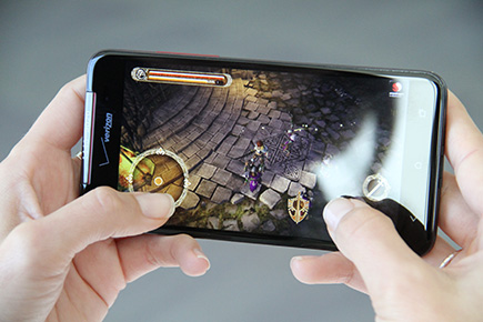 HTC Droid DNA Rocks First 1080p Display